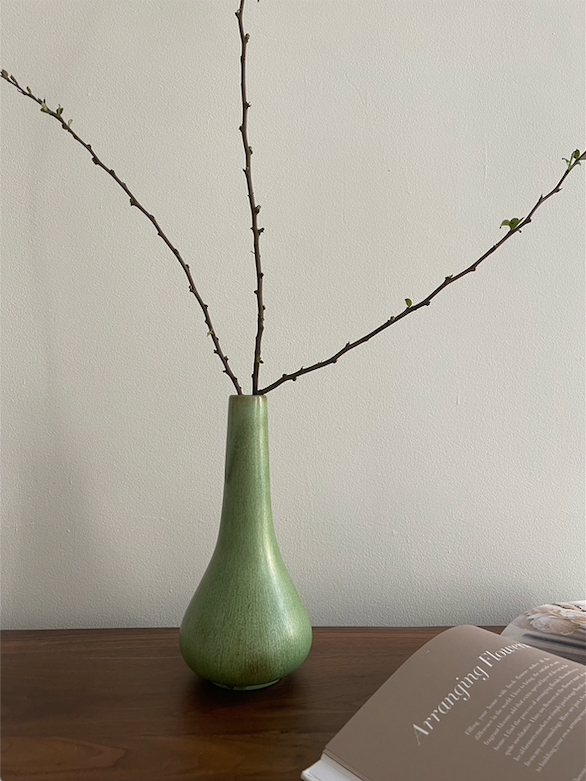 Mid Century Green Pottery Vase – Russell